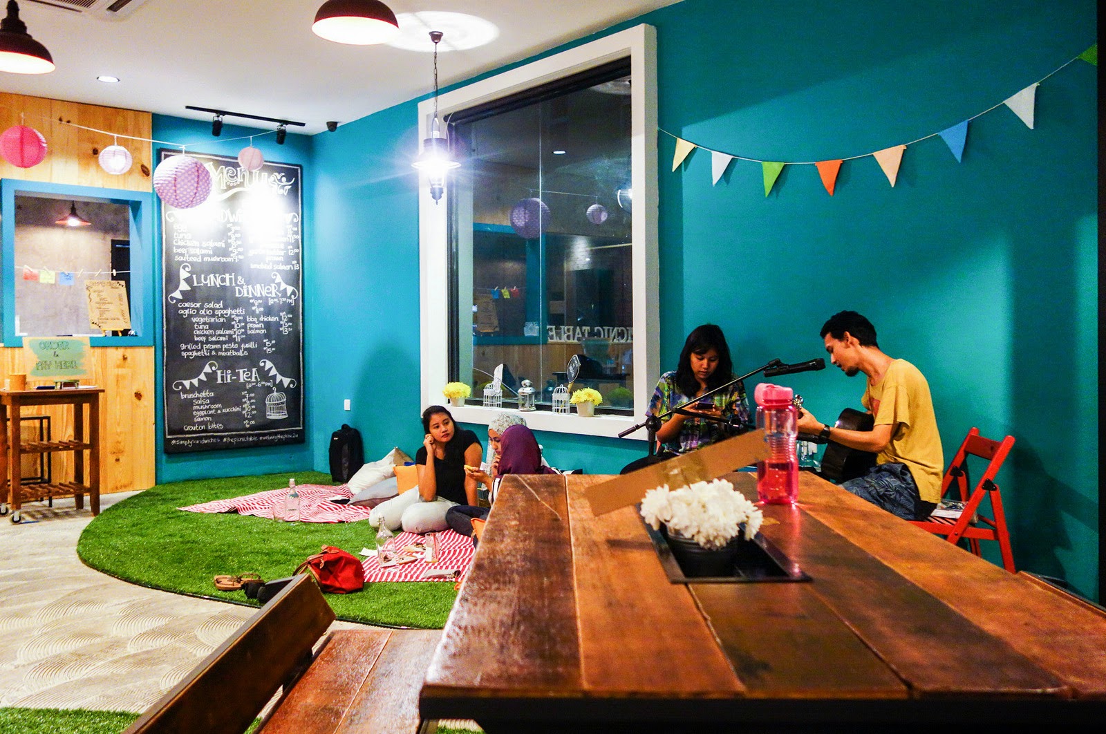 Sandwiches & layer cakes: Here's a glimpse at two Kota Damansara ...