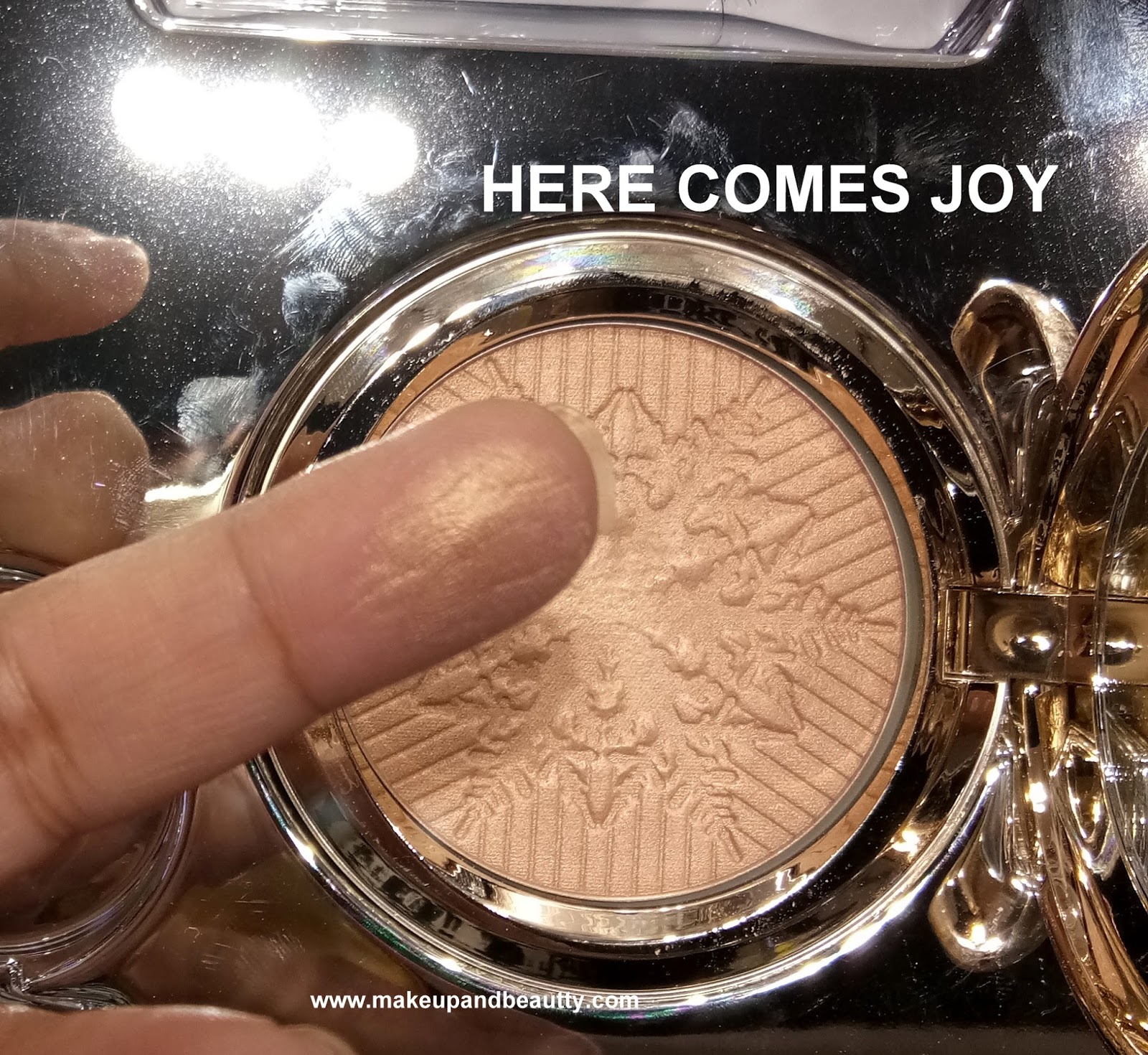 Makeup and beauty !!!: MAC SNOWBALL COLLECTION LAUNCH POST