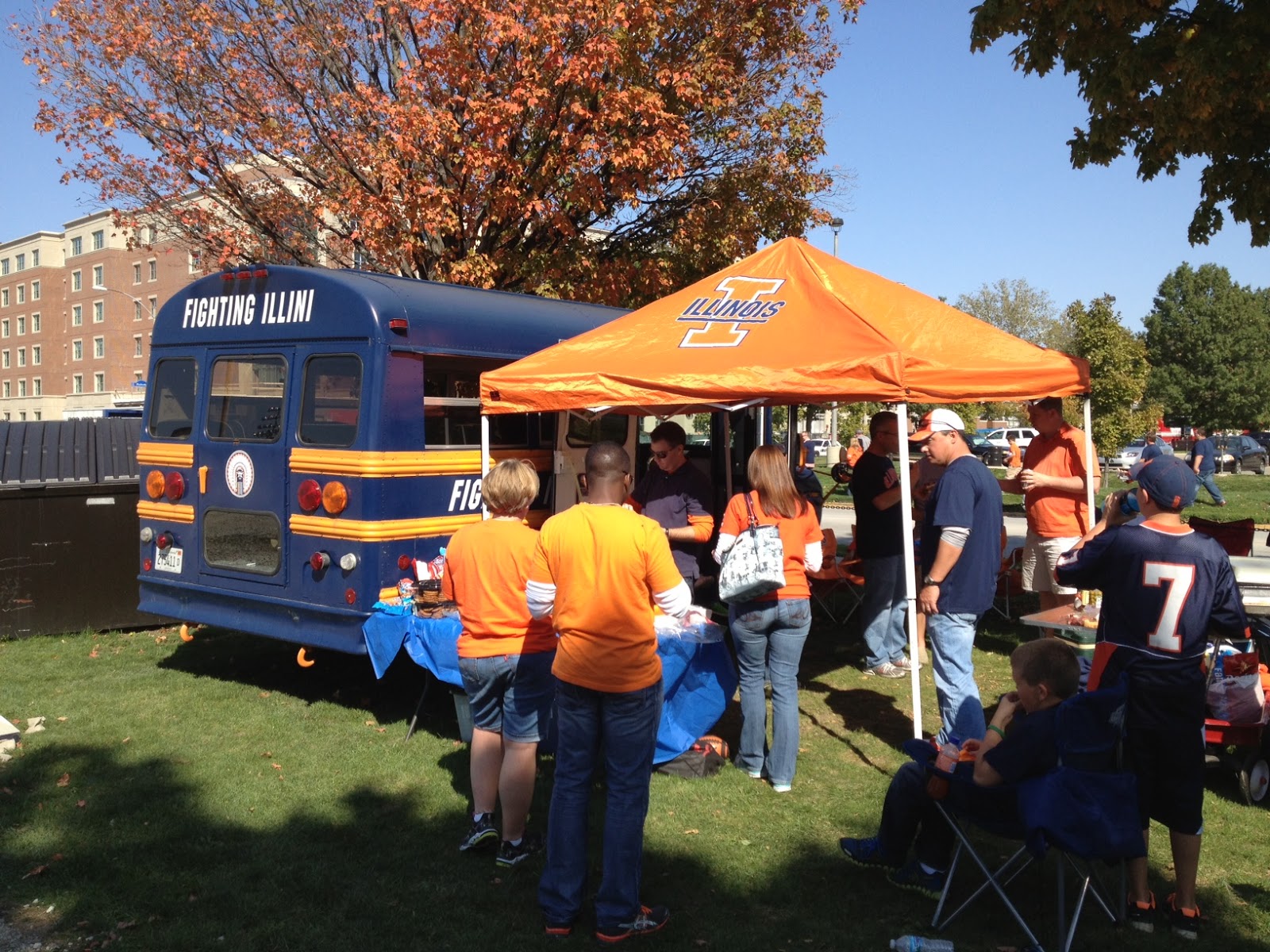 Fighting Illini Shortbus Tailgaters