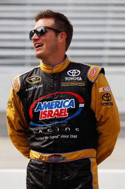 Philosémitisme: La photo du jour... Nascarading for Israel