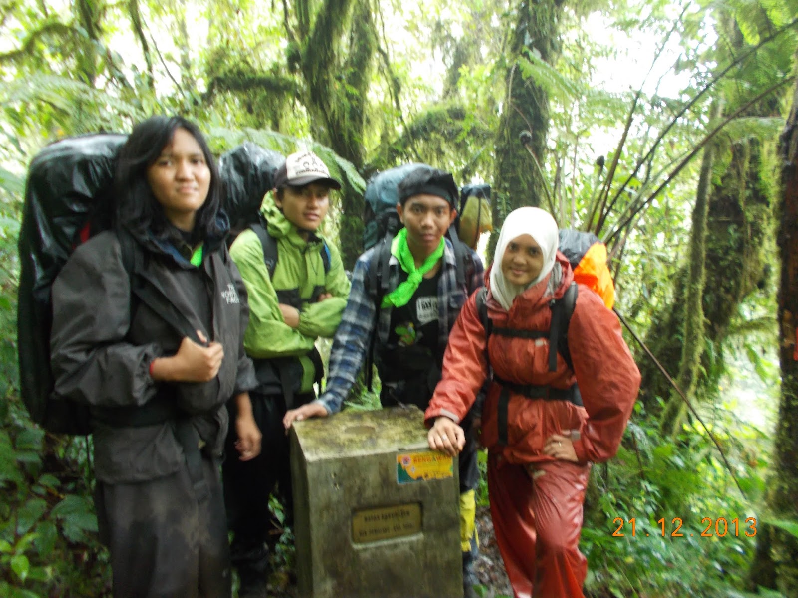 Mountaineering #1 : Peralatan Pendakian Gunung Hutan yang Dibawa - Fun ...