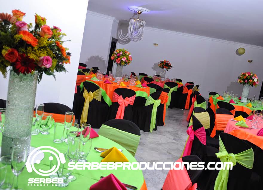 15 Años: Temática Neón: Decoración fiestas de 15 Años.