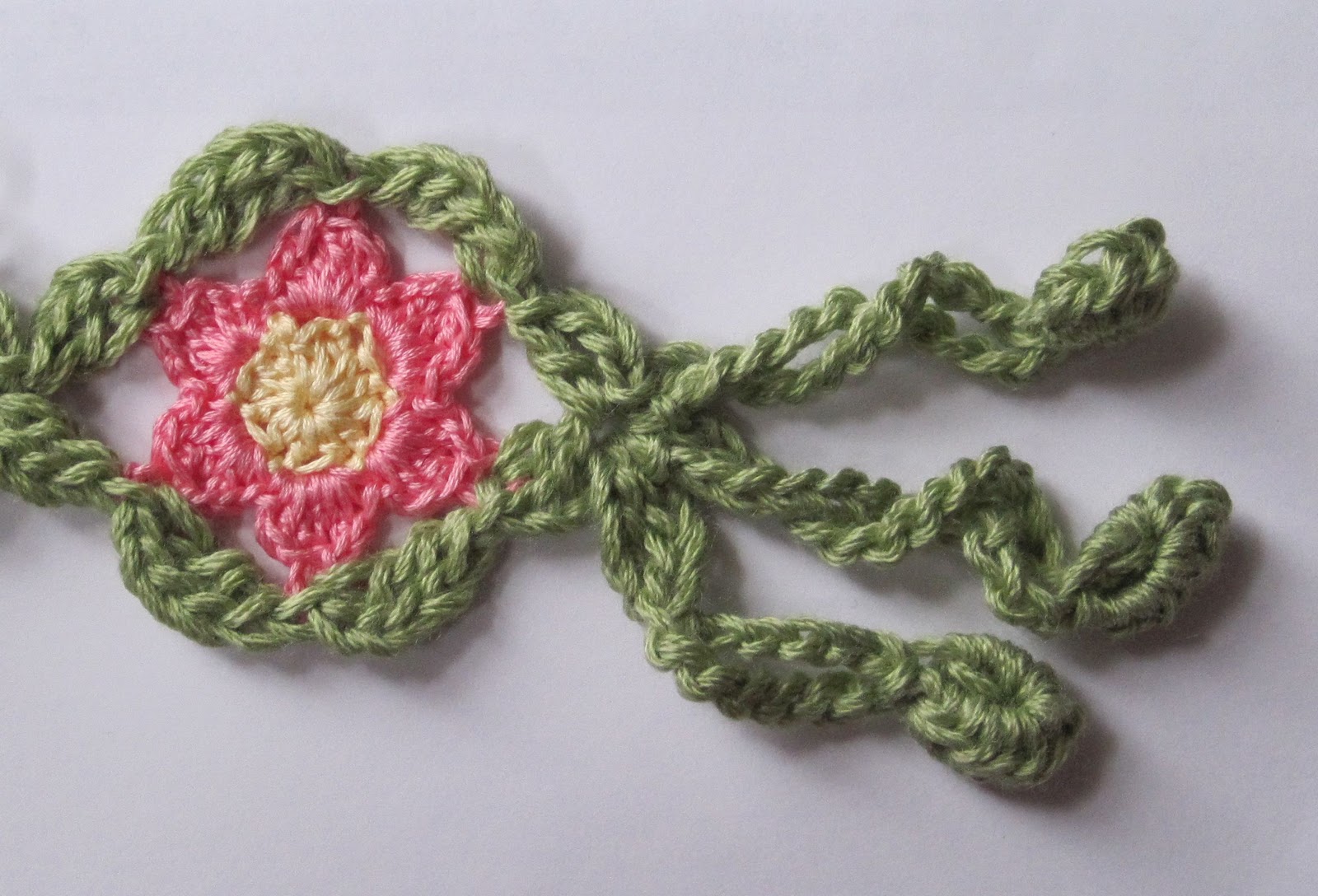 Mr. Micawber's Recipe for Happiness: Primrose Path Scarf, Step 2: Leaves