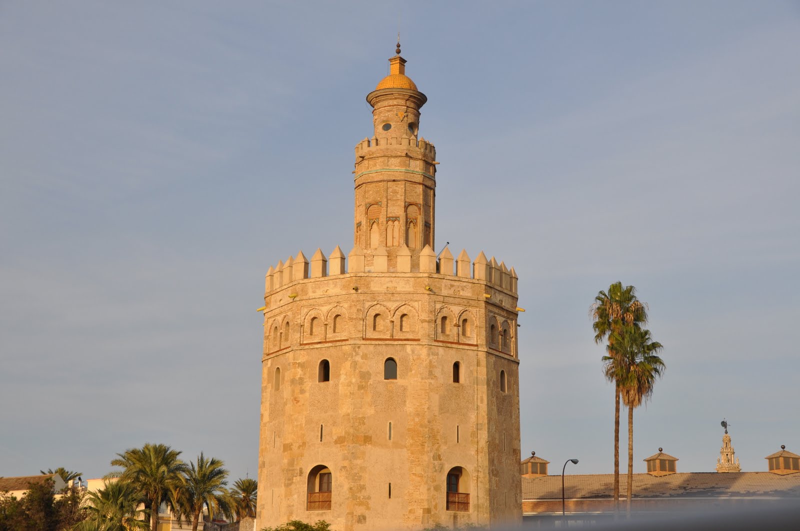 De la Giralda a la Torre Salamandra: Nuestra torre del oro