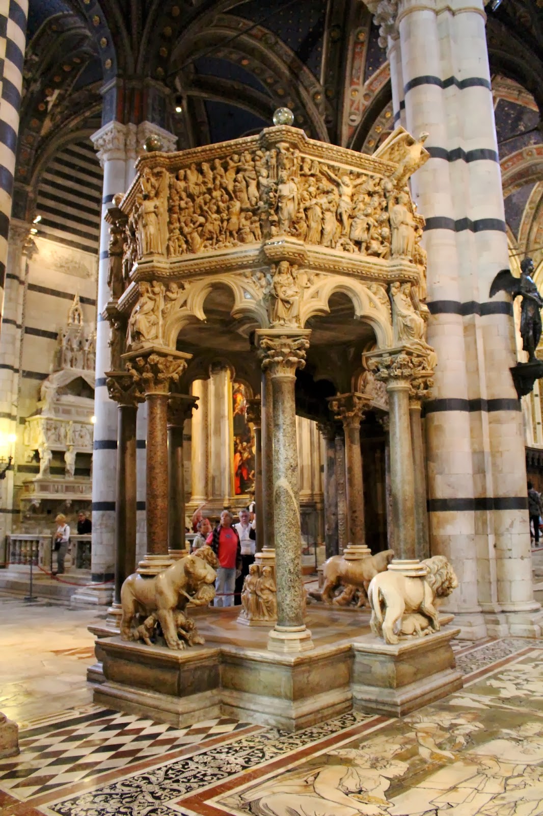 View From Sint Pieterstraat: Siena's Zebra-Striped Cathedral