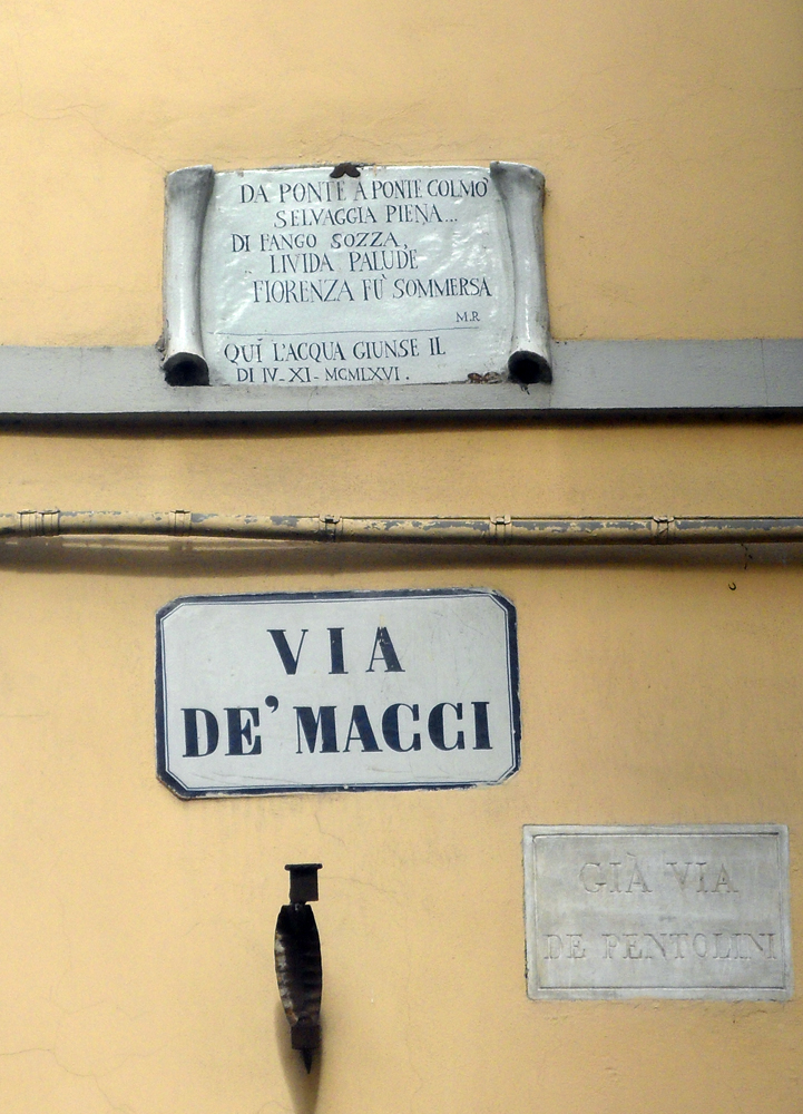 Le targhe delle alluvioni storiche