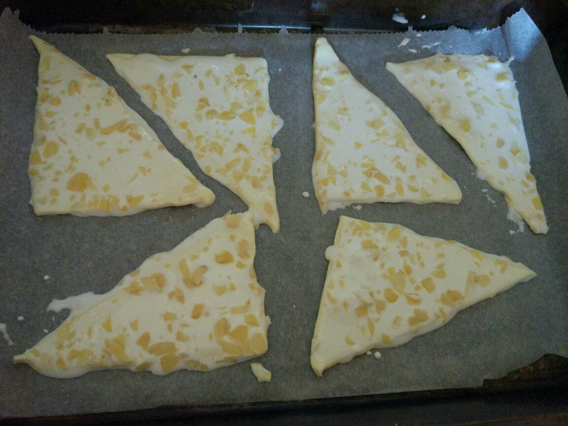 With Chocolate Brown: Jesuítas com Doce de Ovos