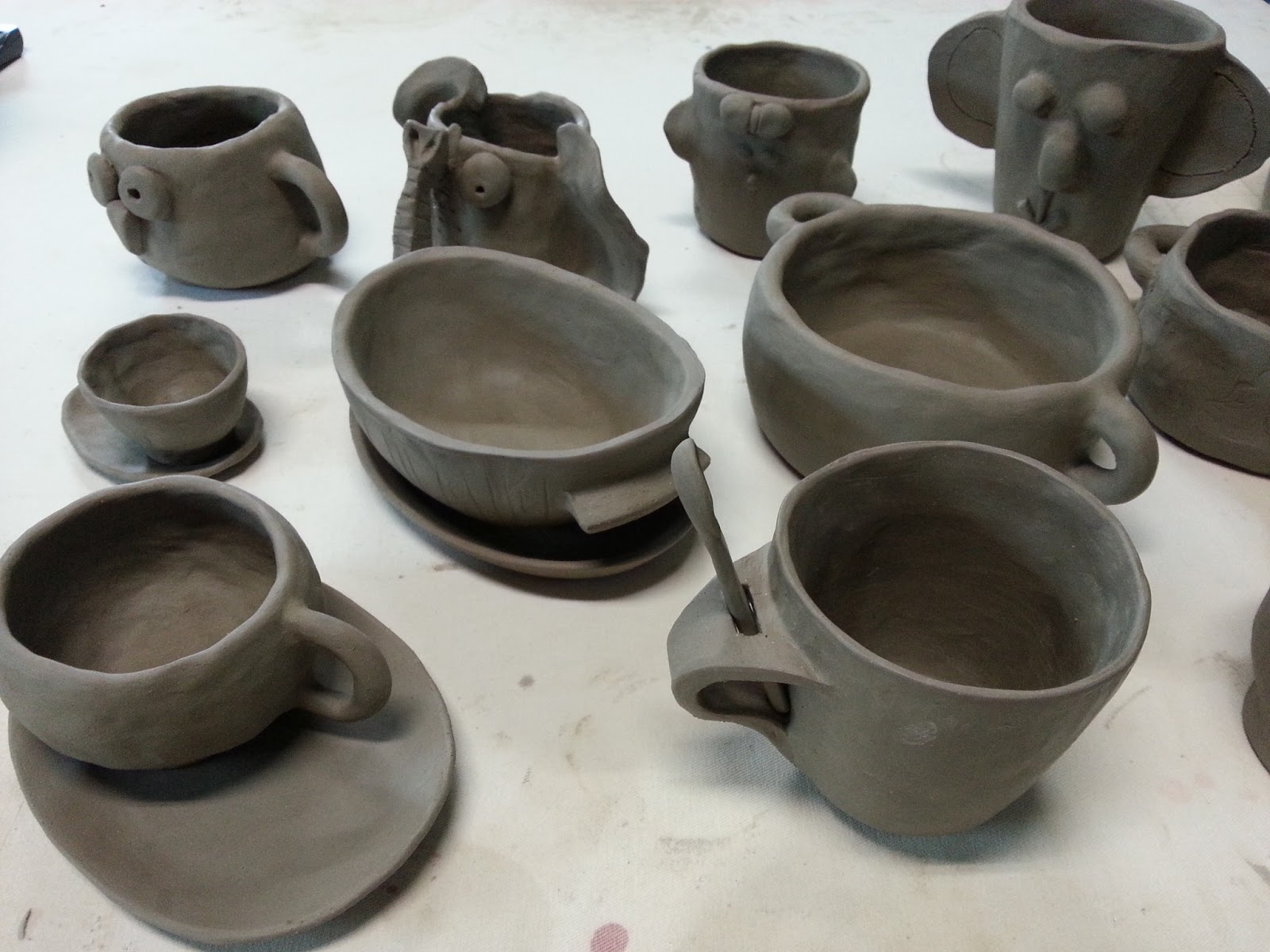 Criatividade no workshop de canecas em argila! | Atelier Darly ...