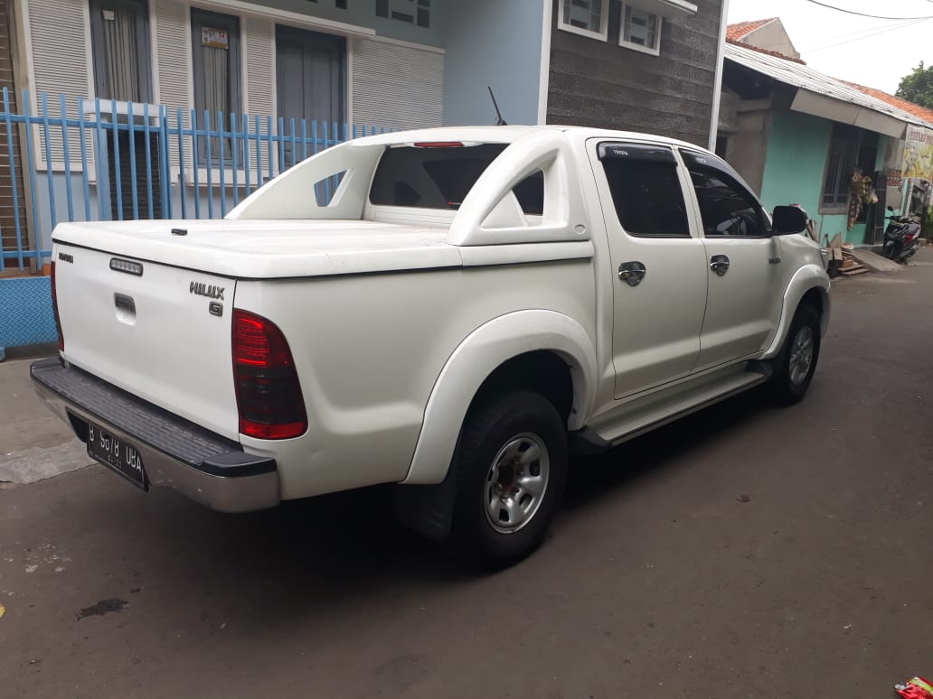 Dijual Toyota Hilux Double Gardan 4x4 Manual 2012 - Auto Mobil Plus