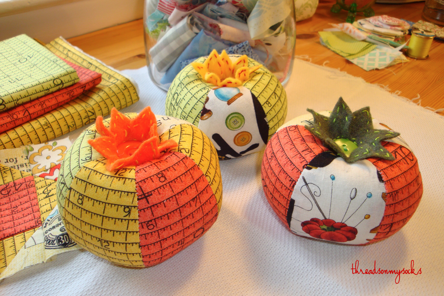 threads on my socks : Surprise... you're sewing tomatoes today