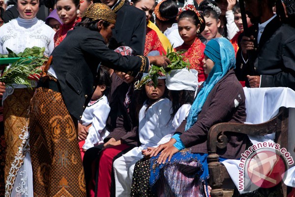 Tradisi Ruwatan Rambut Gembel Dieng, Wonosobo