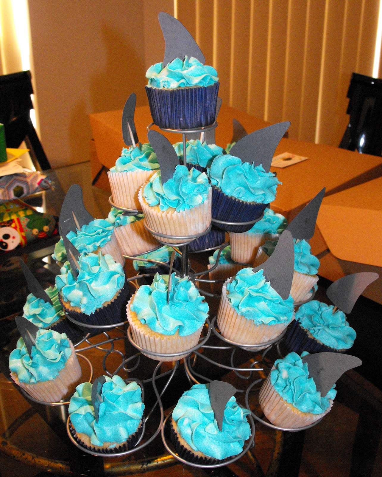 AJ's Cupcakes: Shark Party