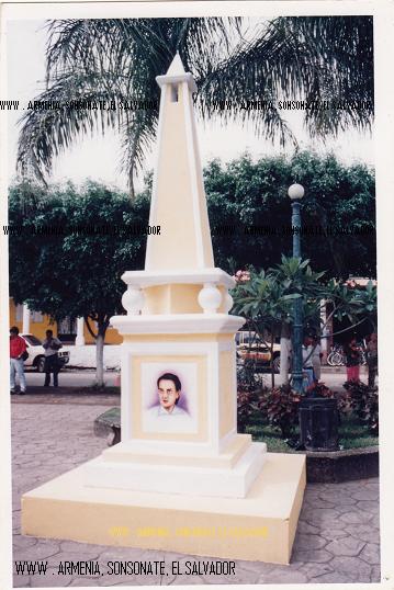 ARMENIA, SONSONATE, EL SALVADOR: EL OBELISCO DE CLAUDIA LARS.