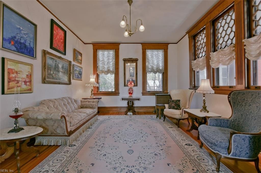 Sweet House Dreams: 1895 Dutch Colonial/Victorian in Norfolk, Virginia