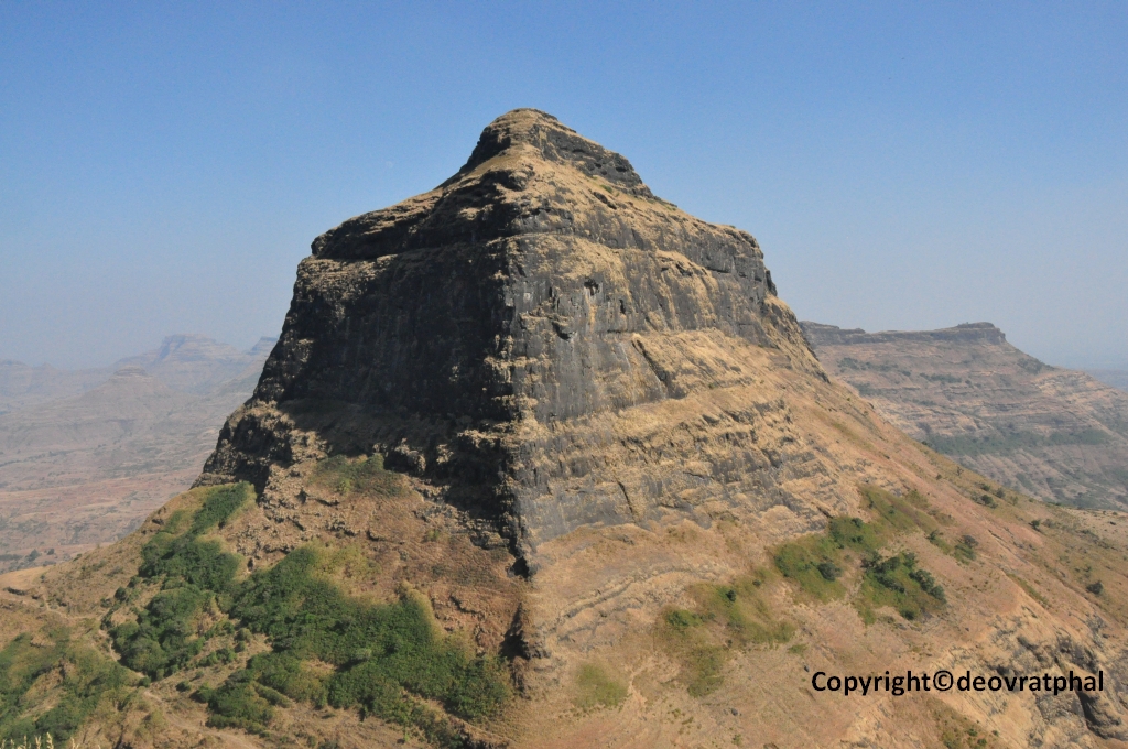 Trek to Salher-Salota-Hargad-Mulher-Mora-Nhavi-Mangi-Tungi