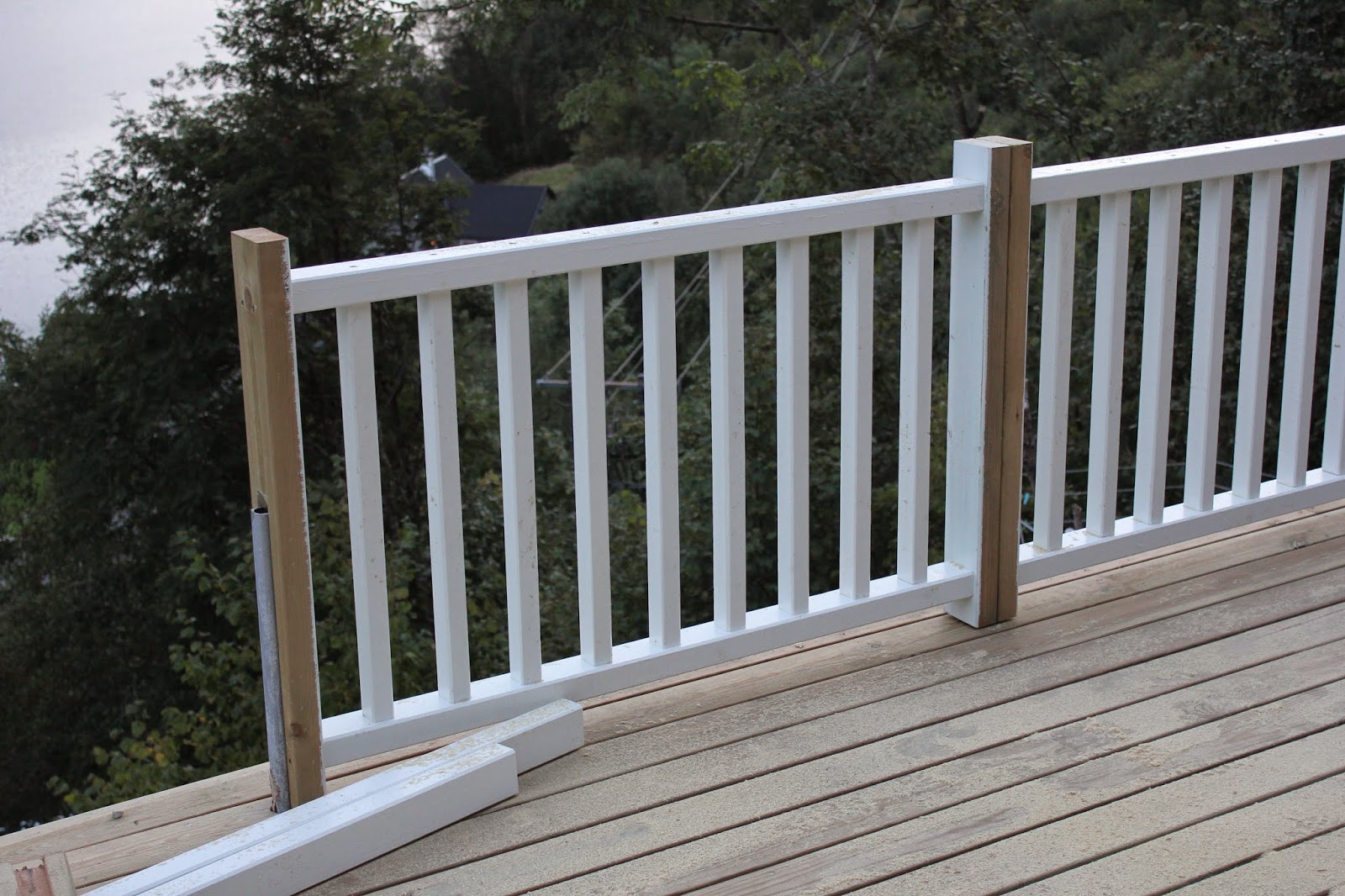 Skapartrong: Terrassebord og gjerde