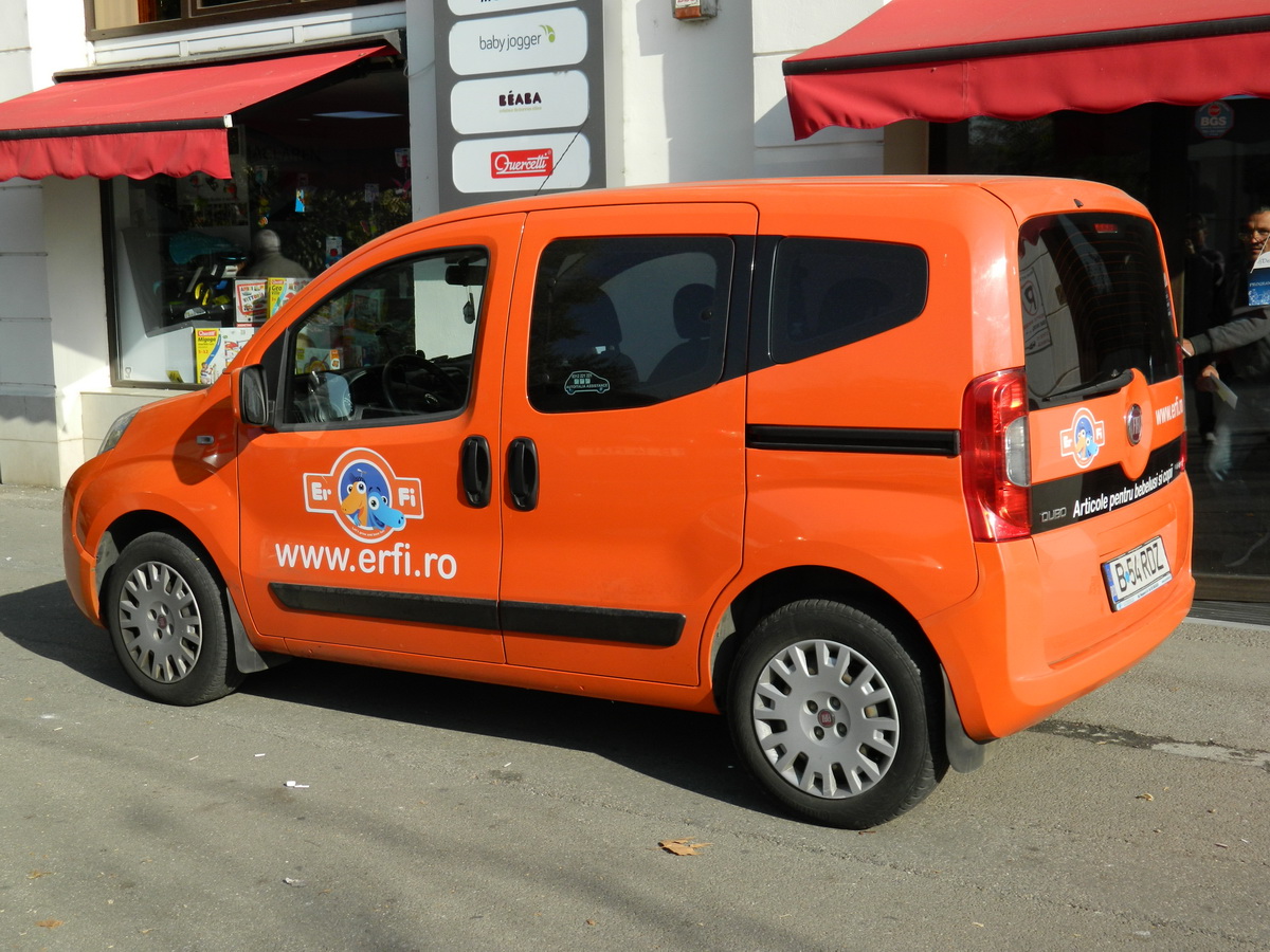 LA MULTI ANI, ROMANIA!: Masini de firma colorate