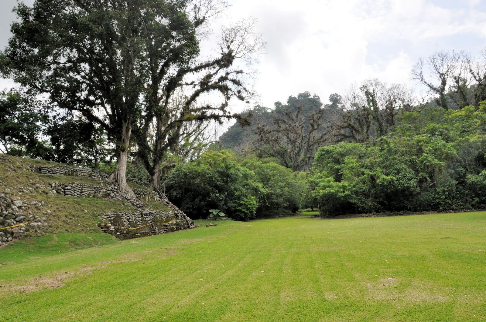 Unique Wallpaper: Zona Arqueológica "El Cuajilote" - Pirámides ...
