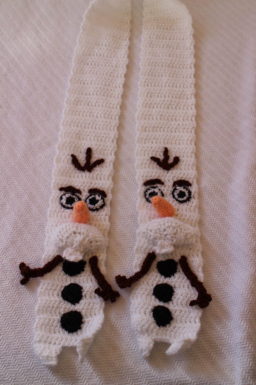 Gifted Paws: Olaf Scarf #2