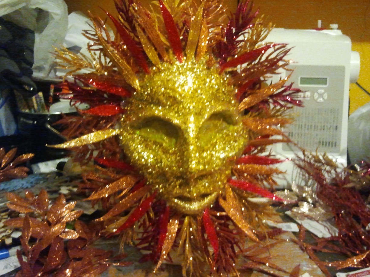 wich-crafting: sun and moon masks: yule 2011