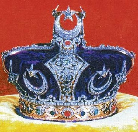 WARISAN RAJA & PERMAISURI MELAYU: Mahkota Raja-Raja Melayu.