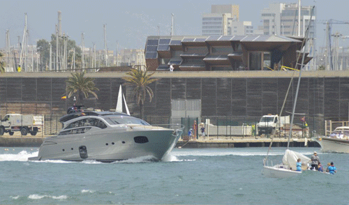 barcos en el puerto de barcelona blogspot.com: navegando