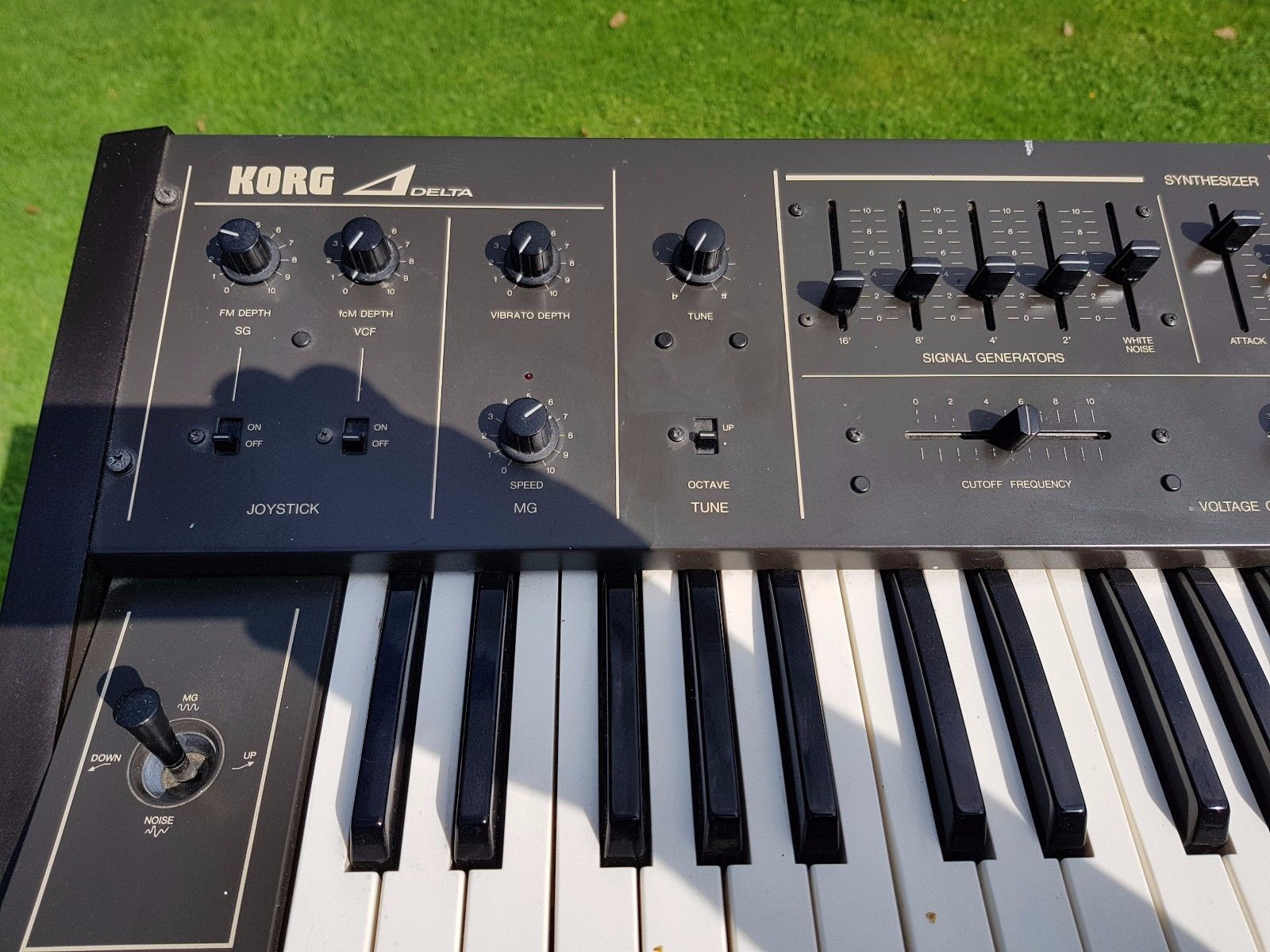 MATRIXSYNTH: Vintage Korg Delta (String Synth) Synthesiser SN 287695