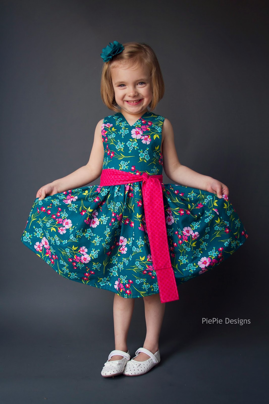 PiePie Designs: DIY Girl's Dress: The Saffron Twirl Dress