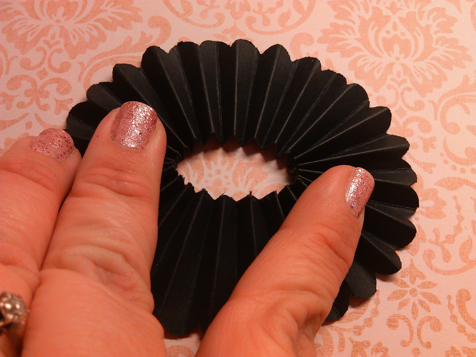 Paper Sensei: How to Make Round and Oval Rosettes, plus Rosette Math Theory