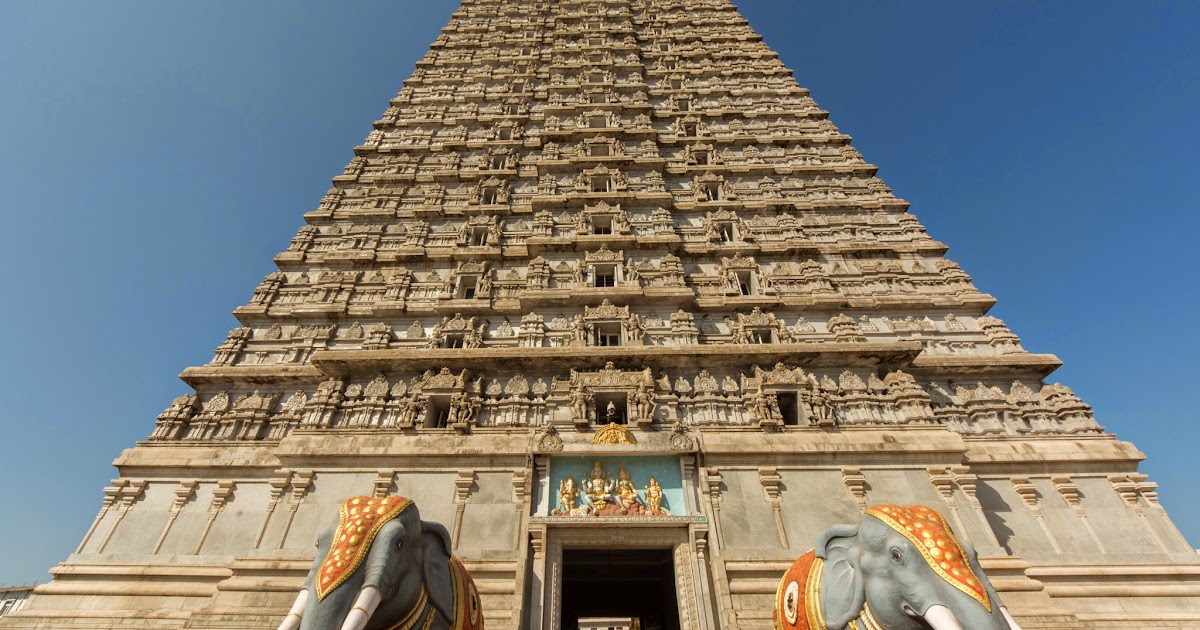 SHANDE: Temple Tower at Murdeshwar
