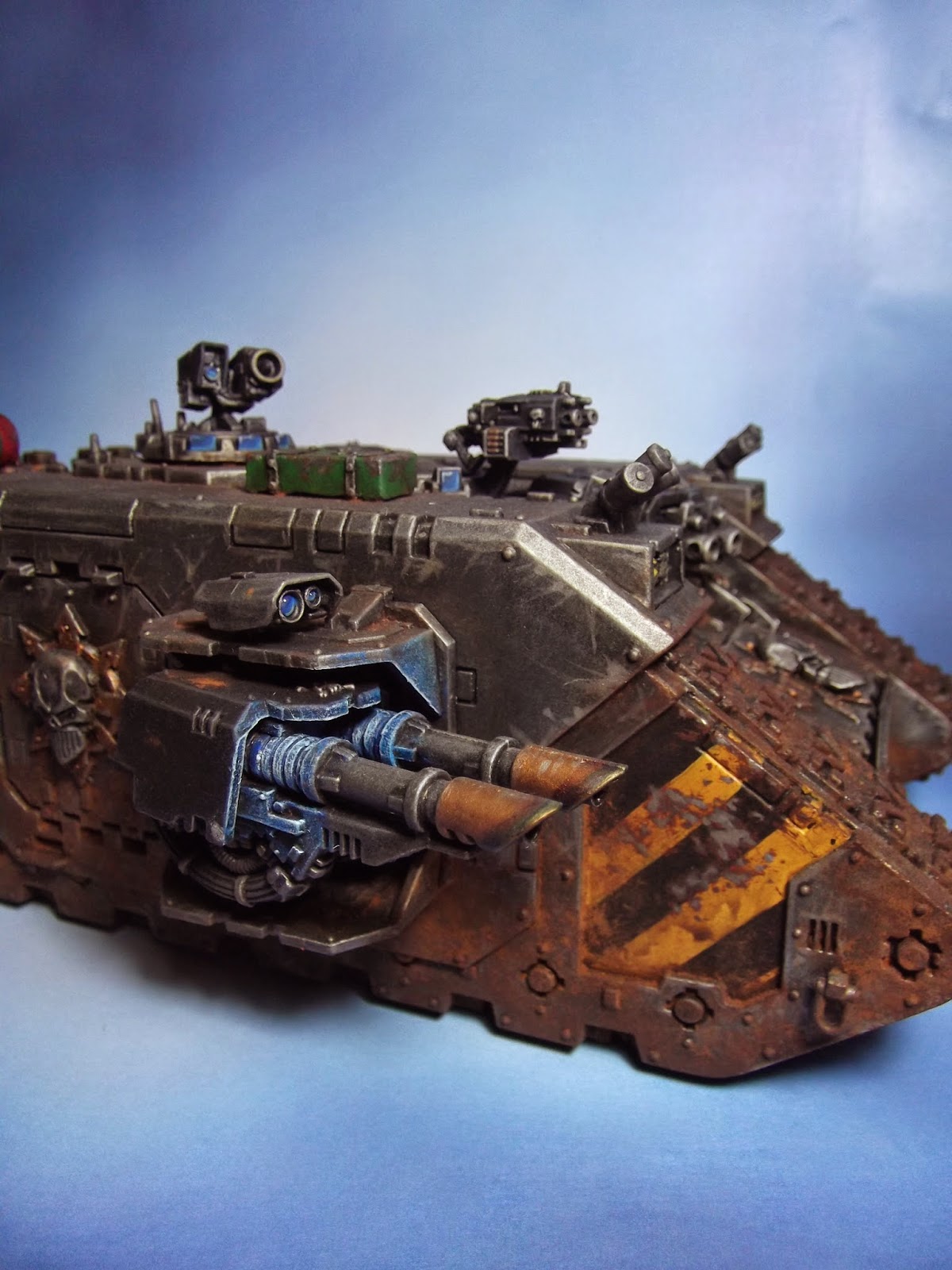 WeeMen: Iron Warriors - Land Raider