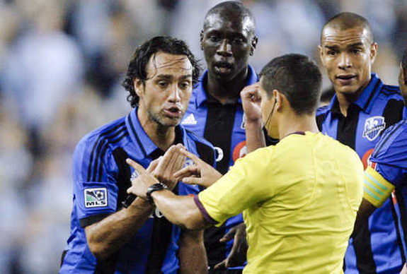 Alessandro Nesta gets first ever MLS red card for headbutting opponent ...