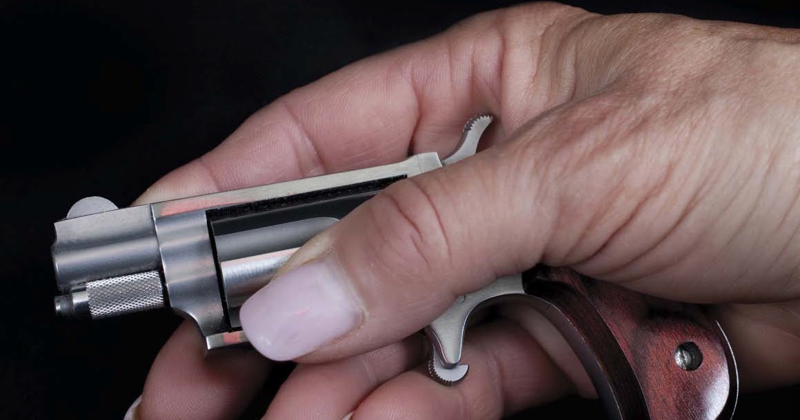 Pequeña Pero Potente ~ Armas y Cuchillos