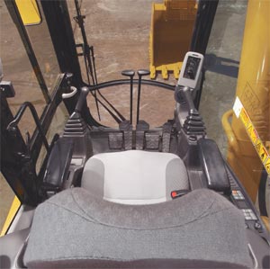 How to Operate Heavy Equipment Excavator | CranePedia