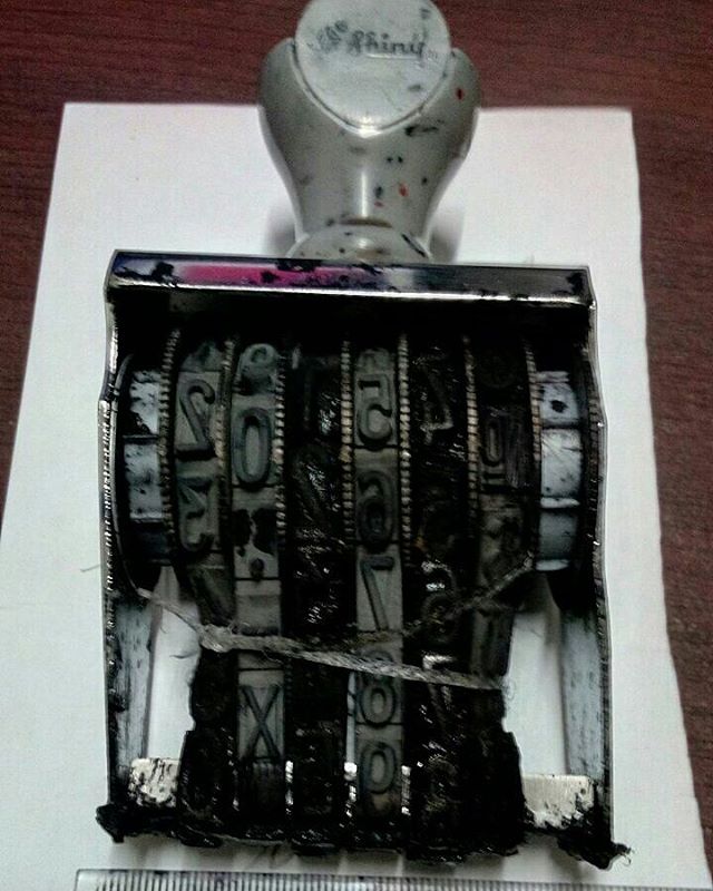 stempel shiny : stempel plat besi