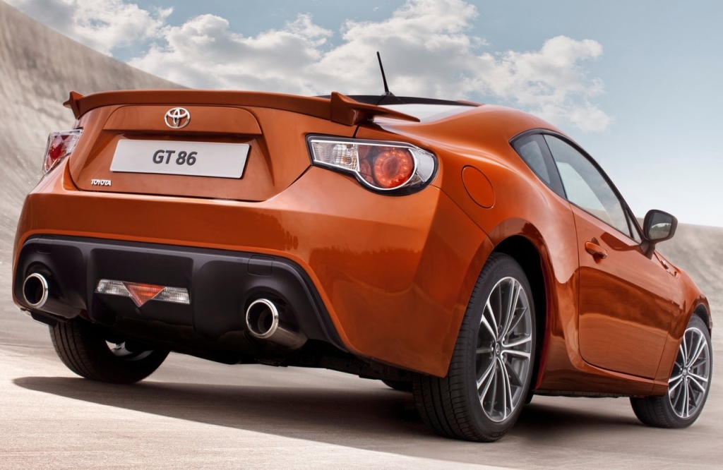ENSAIO: Toyota GT-86 2.0 D-4S / 200 CV - COCKPIT AUTOMÓVEL