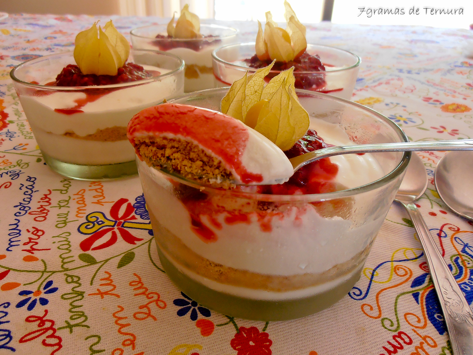 Creme de iogurte e natas com doce de framboesa | 7gramas de ternura