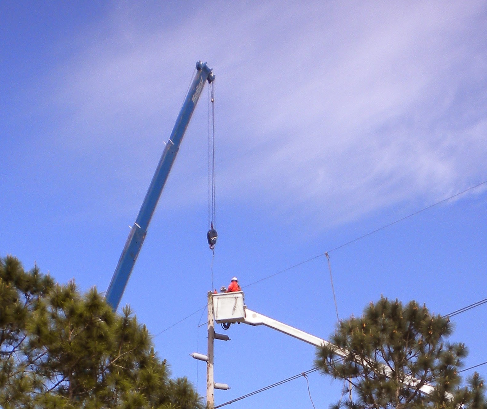 Commercial Truck Success Blog: Power Line Crew Uses Trucks to Reach For ...
