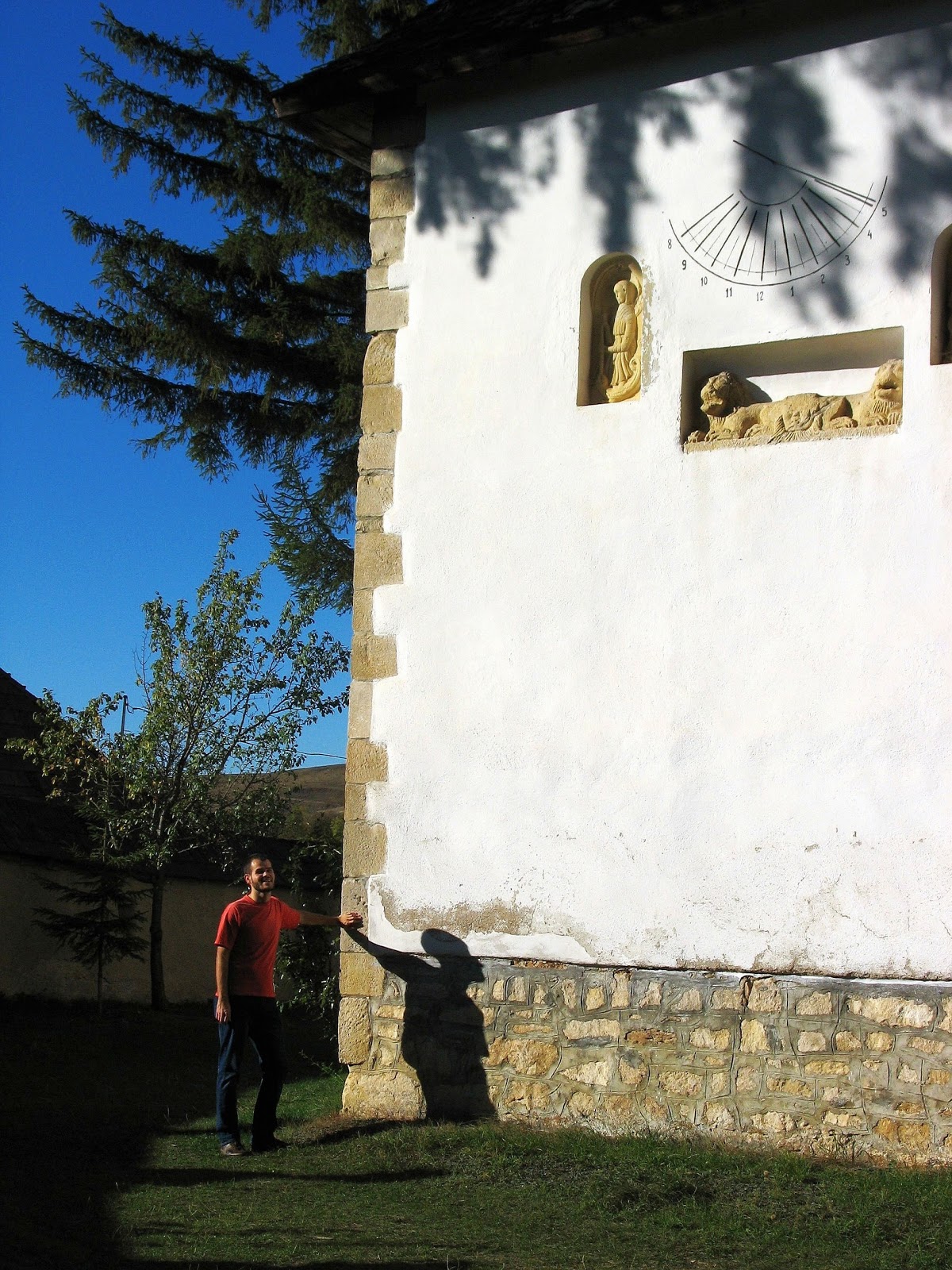 Cercul de stele: Cadranul solar din Mănăstireni