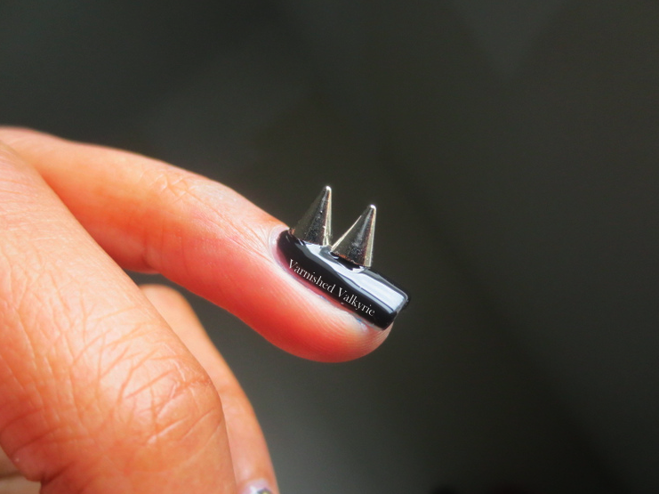 Varnished Valkyrie: Spiky Nails!