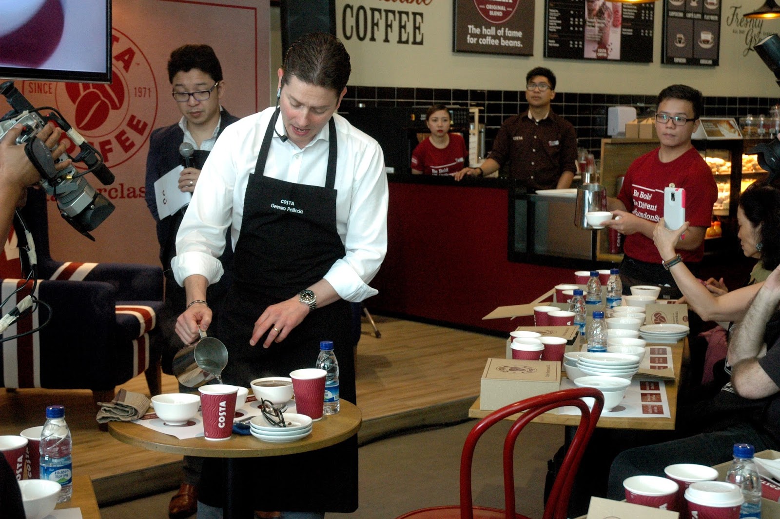 DUDE FOR FOOD: London-Style: A Matter of Taste at Costa Coffee