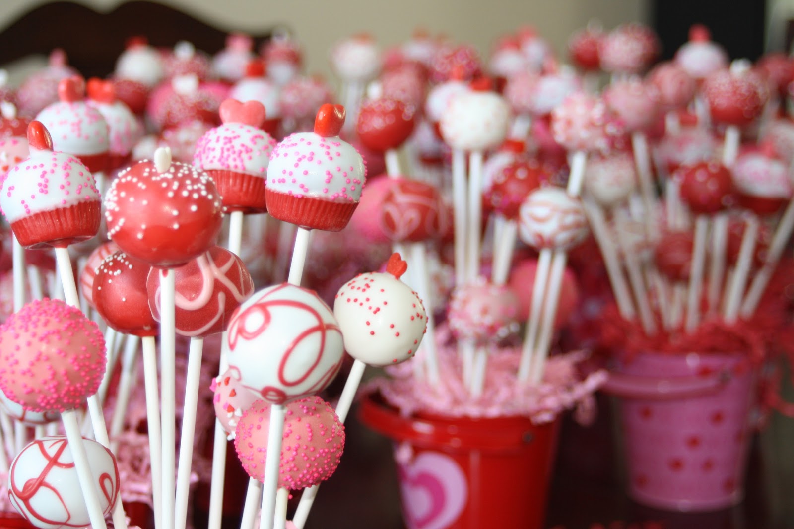 Natalie's Cake Pops: The Season of LOVE