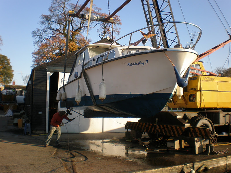 UK Marine Surveyor based in Preveza Greece.: Freeman 30 Motor Cruiser