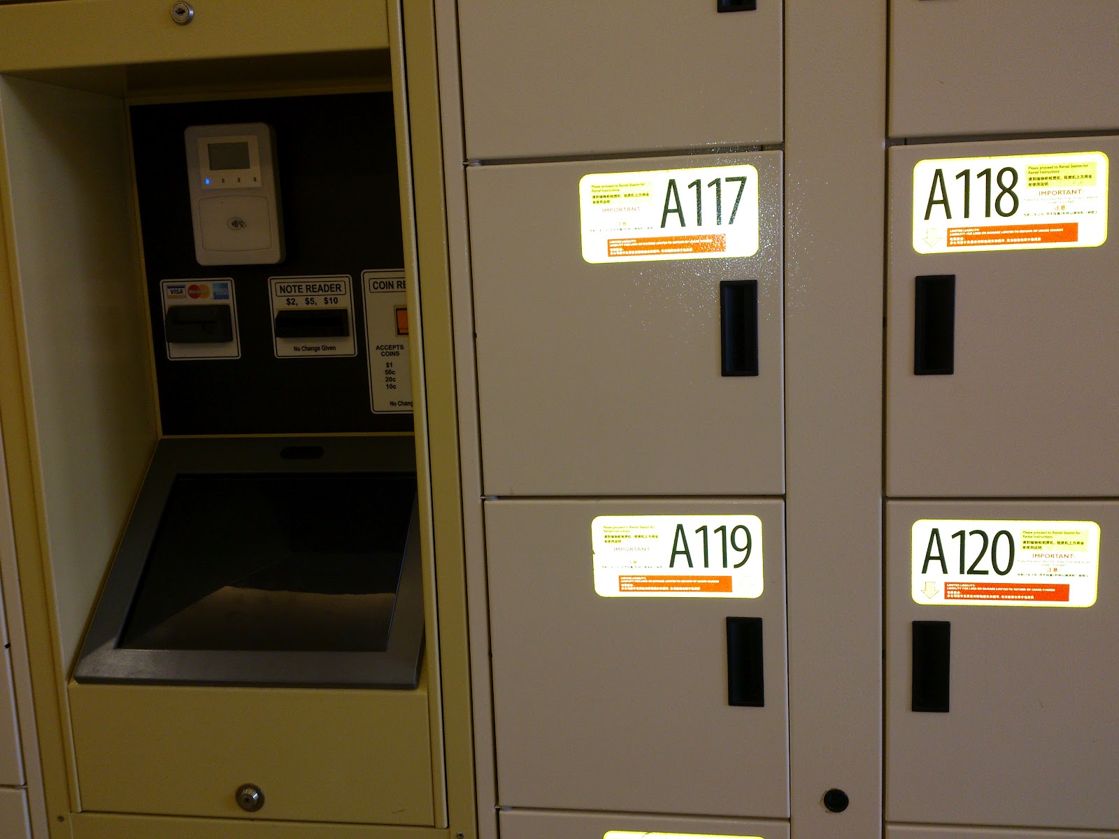 Butik Turkuaz: Left Luggage or Locker services in Sentosa or USS