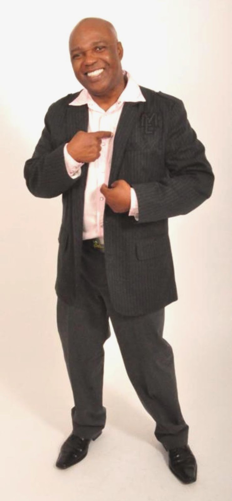 Reggaediscography: ROBERT MINOTT - DISCOGRAPHY: (Reggae Singer)