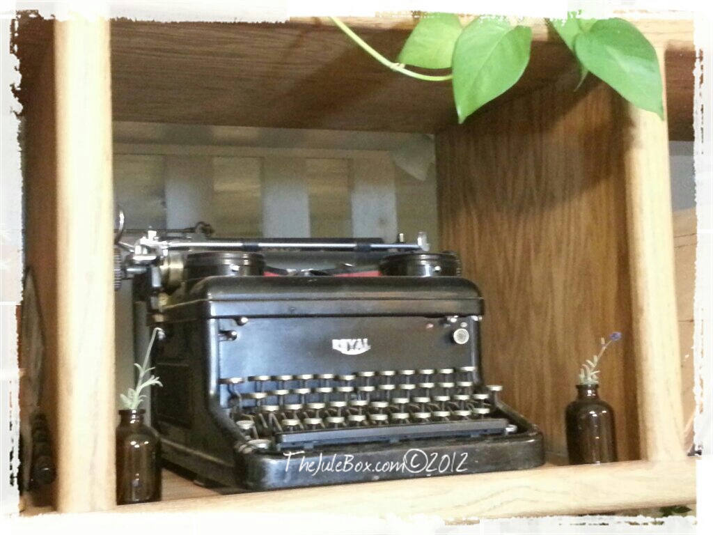 Come on in and visit “The Jule Box” Studio Tour! – The Jule Box Studios