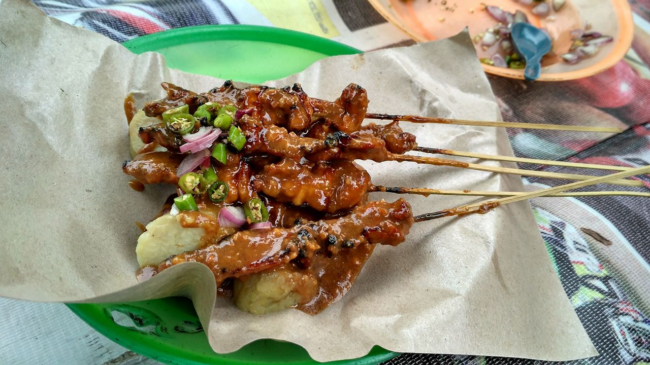 Lontong Sate Ayam Taman Garuda Kendal