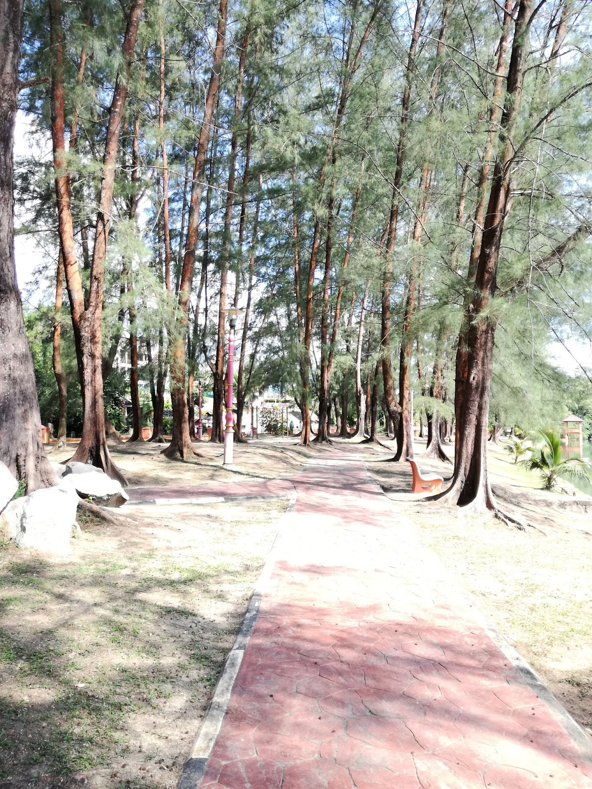 Jalan jalan di Taman Bandar, Marang - Husniey Husain