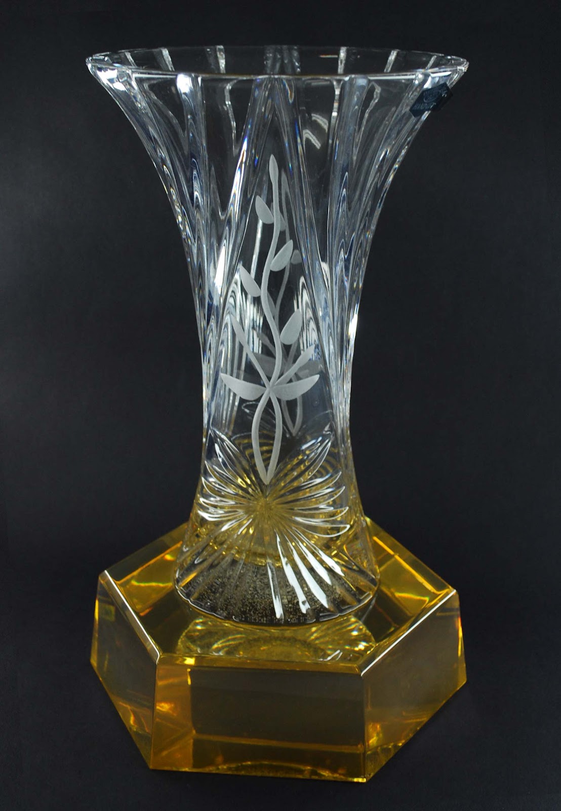 Malaysia Trophy: Crystal Vase / Crystal Vase Trophy