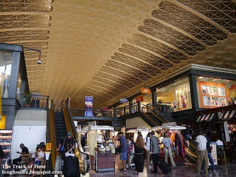 Tiburon Lockers | The Track of Time
